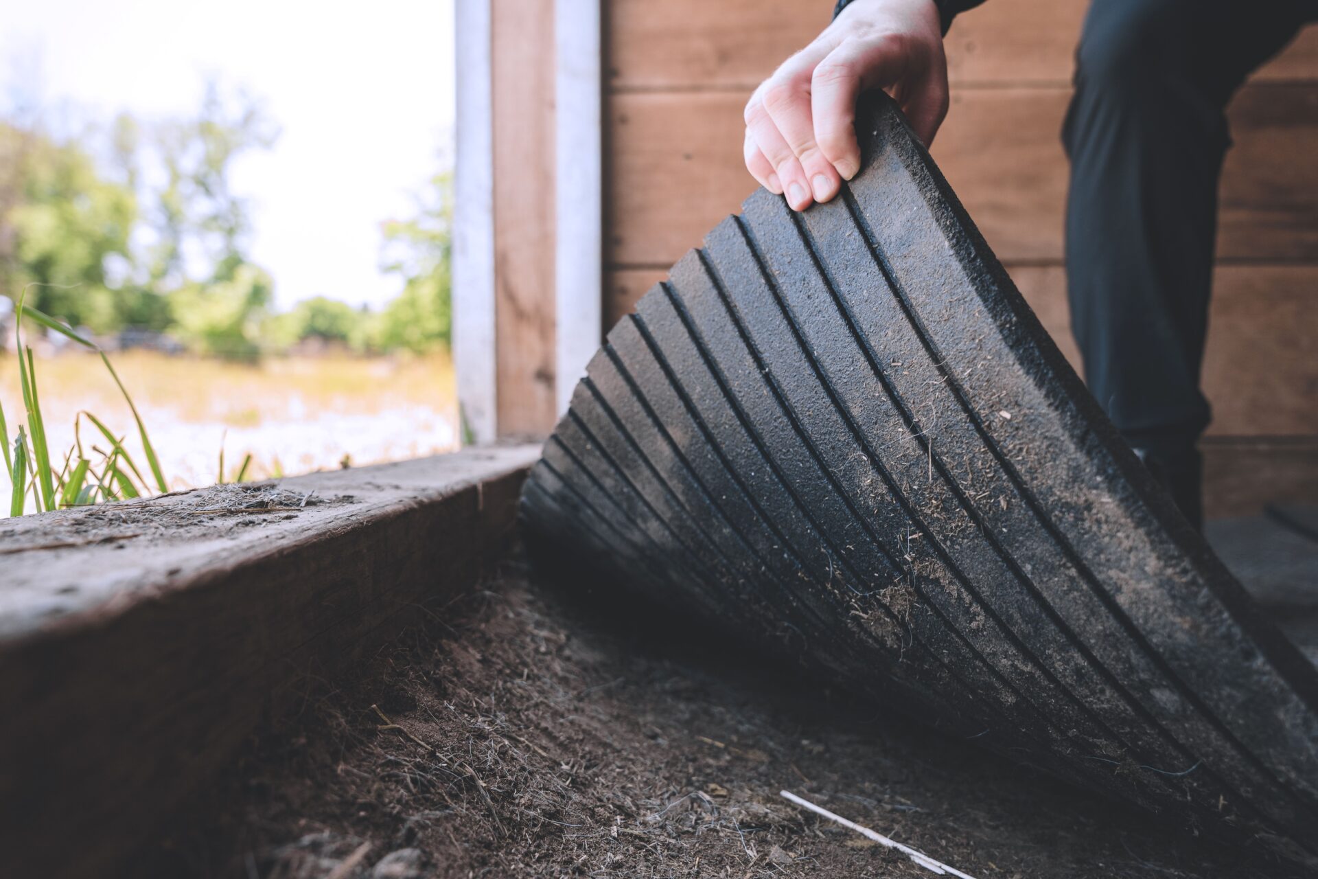 Flat-Wide Groove Stall Mat - Red Barn | North West Rubber